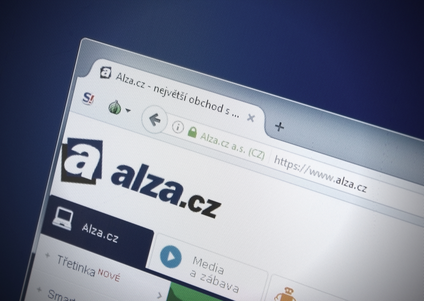 Zakladá používanie superlatívov klamlivú reklamu