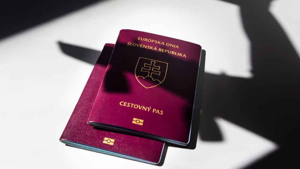 Vybavenie cestovného pasu na Slovensku: Postup a poplatky